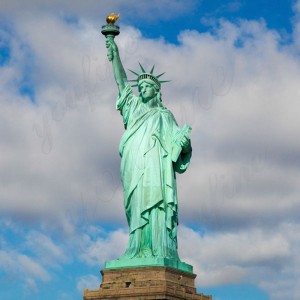 What is the difference between a statue and a sculpture?
