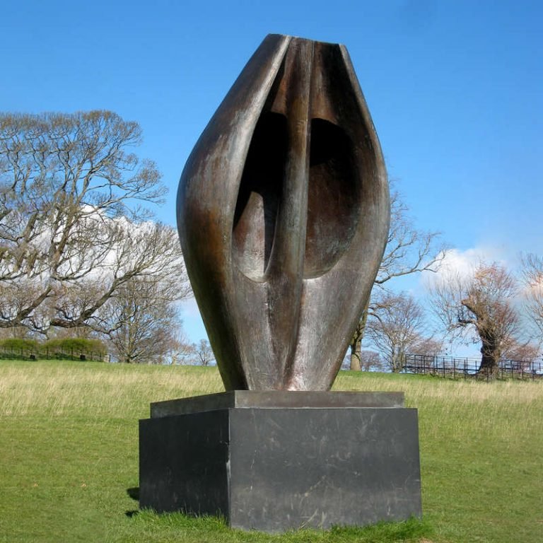 Modernist Art Sculptor - Henry Moore